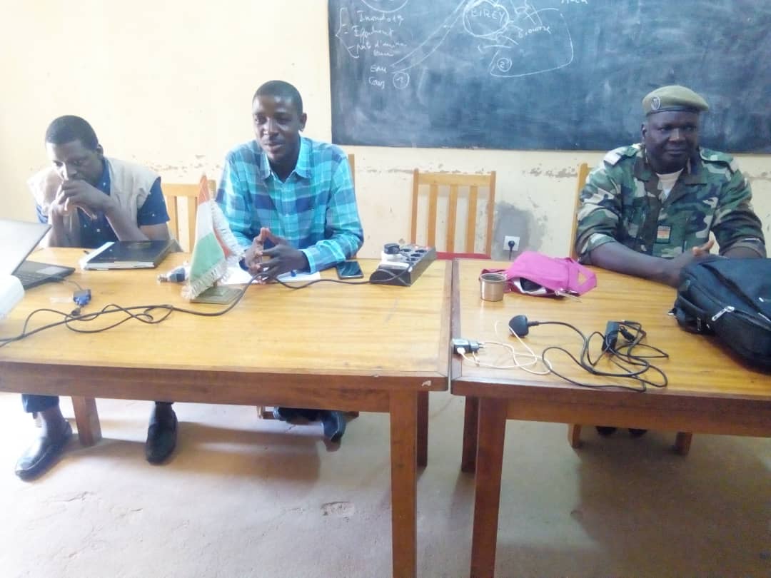 Réunion de sensibilisation des paysans de Kieché sur le changement ...